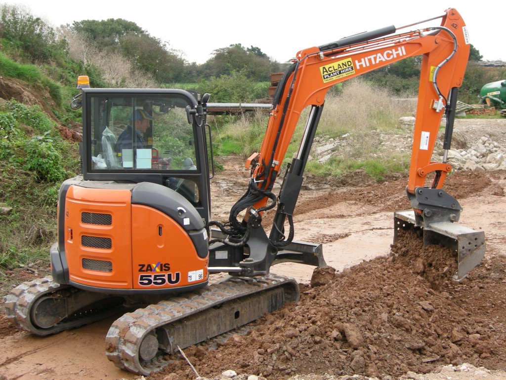 5T – 9T MIDI DIGGERS - Acland Plant Hire