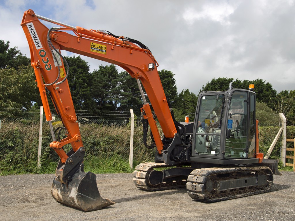 5T – 9T MIDI DIGGERS - Acland Plant Hire