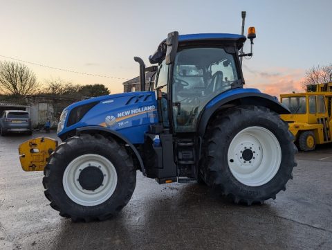 TRACTORS, TRAILERS & WATER BOWSERS - Acland Plant Hire